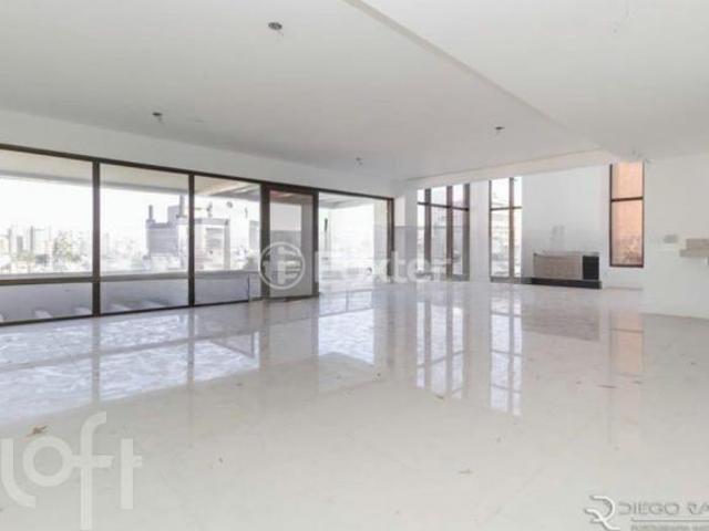 Apartamento, 4 dormitórios, 303 m², em Petrópolis