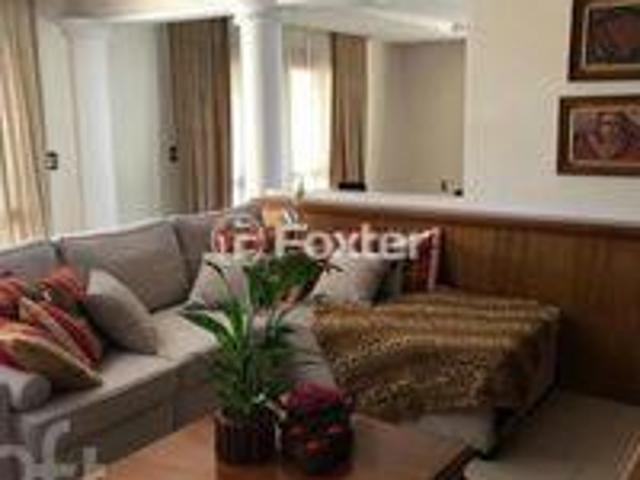 Apartamento, 4 dormitórios, 308 m², em Centro