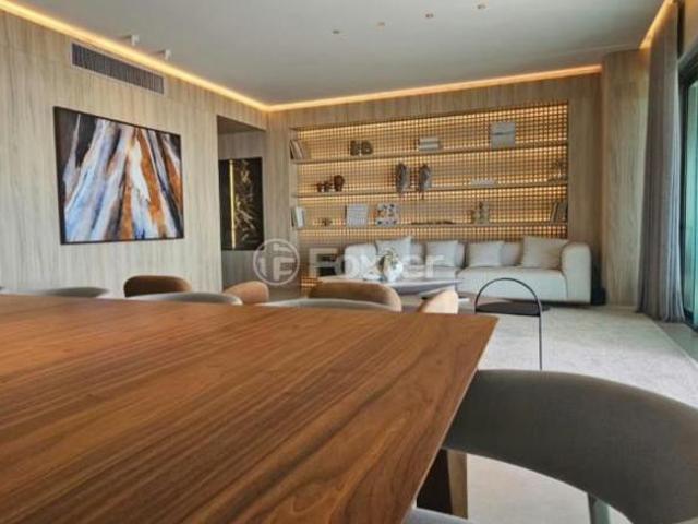 Apartamento, 4 dormitórios, 328.82 m², em Cristal