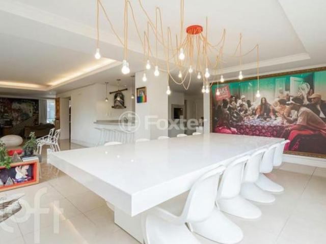 Apartamento, 4 dormitórios, 330 m², em Rio Branco