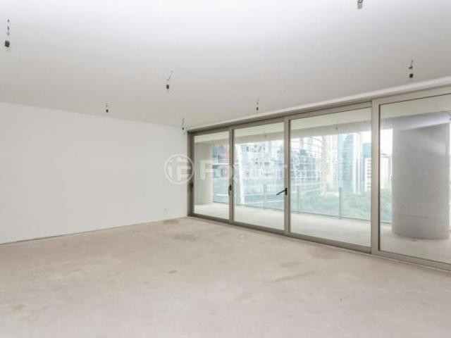 Apartamento, 4 dormitórios, 335 m², em Itaim Bibi