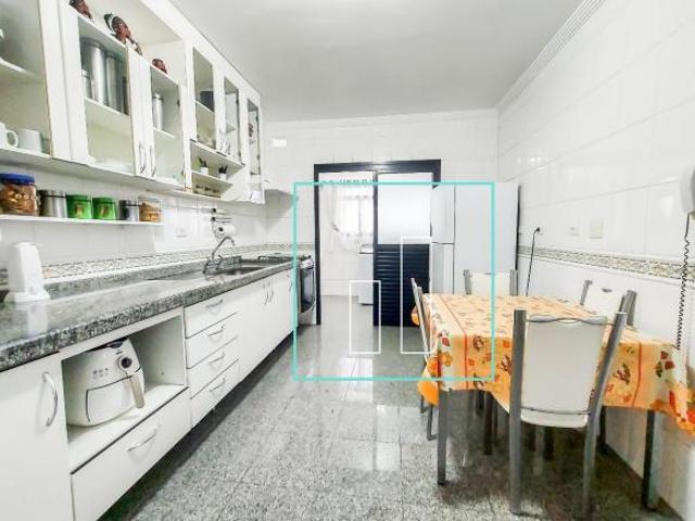 APARTAMENTO 4 DORMITÓRIOS 3 VAGAS DE GARAGEM