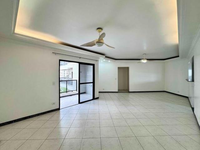 Apartamento 4 dormitórios 4 suítes à Venda na Pitangueiras no Guarujá | QVist.
