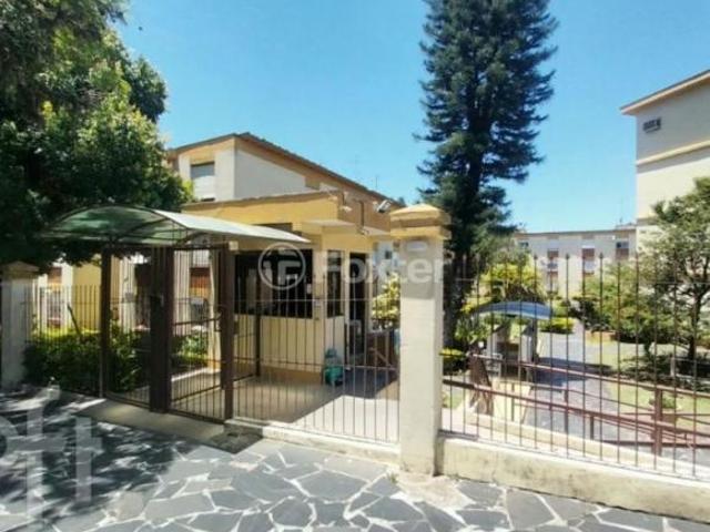 Apartamento, 4 dormitórios, 77.5 m², em Passo da Areia