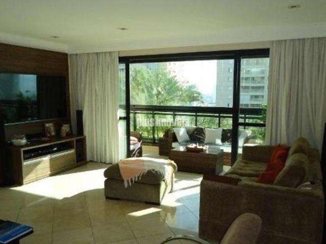 Apartamento 4 Quartos 3 Suites 4 Vagas no Morumbi. Analisa Permuta!
