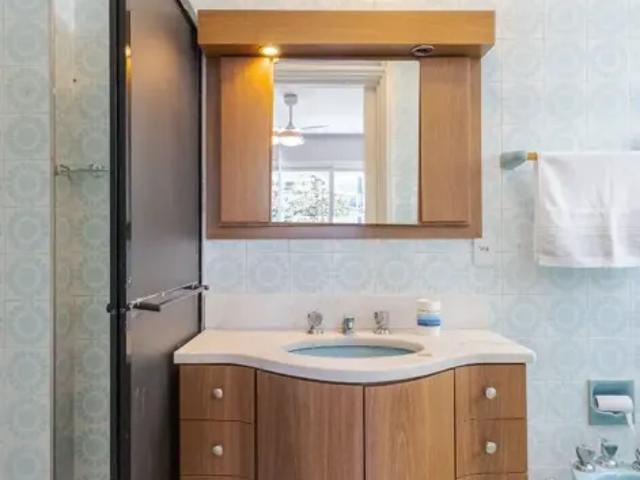 Apartamento 4 Quartos, 1 Suíte, 147 m² Privativo, Bairro Independência, Porto Alegre