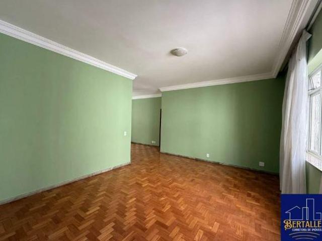 Apartamento 4 quartos, 1 suíte, 150m², com 1 vaga livre e coberta, totalmente reformado, acabamento