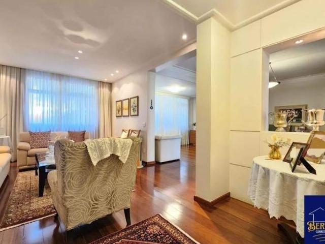 Apartamento 4 quartos, 1 suíte, 160m², 2 vagas em linha, modernizado, em localização nobre, na Savas
