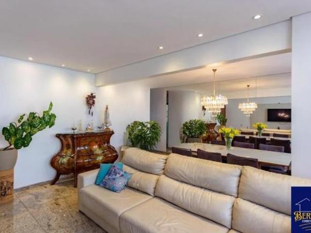Apartamento 4 quartos, 1 suíte, 2 vagas, com marcenaria completa, em localização nobre, no Lourdes