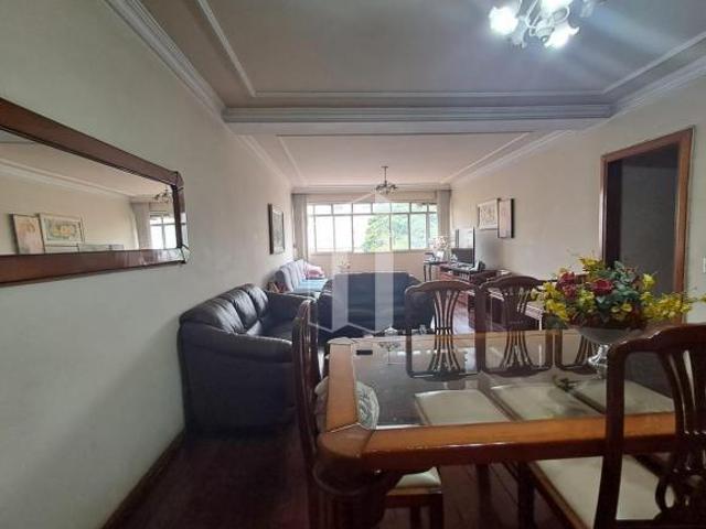 Apartamento 4 Quartos, 1, suíte,piso em tábua corrida,armários,sala 3 ambien.