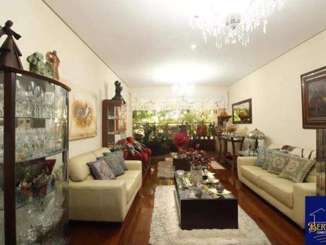 Apartamento 4 quartos, 2 suítes, 180m², 2 vagas em linha, em prédio com um por andar, em localização
