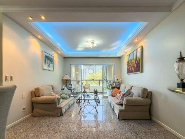 APARTAMENTO 4 QUARTOS 2 SUÍTES, VAZADO, NASCENTE E COM VISTA LIVRE, À VENDA NA SQN 111!