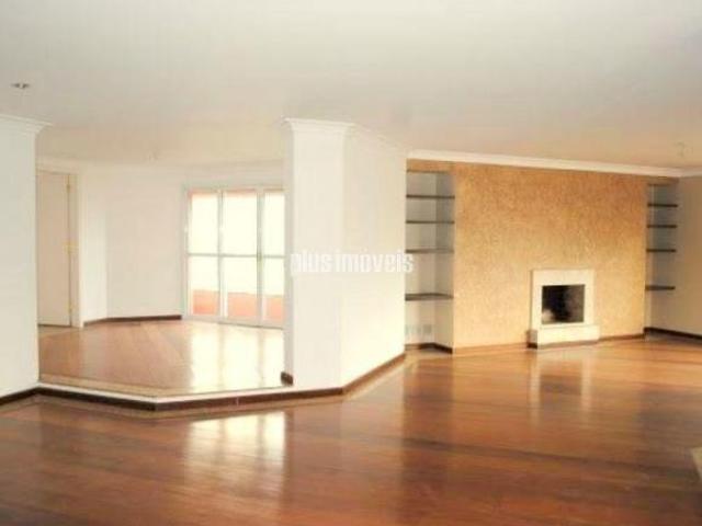 Apartamento 4 Quartos 4 Suites 5 Vagas no Panamby. Analisa Permuta!