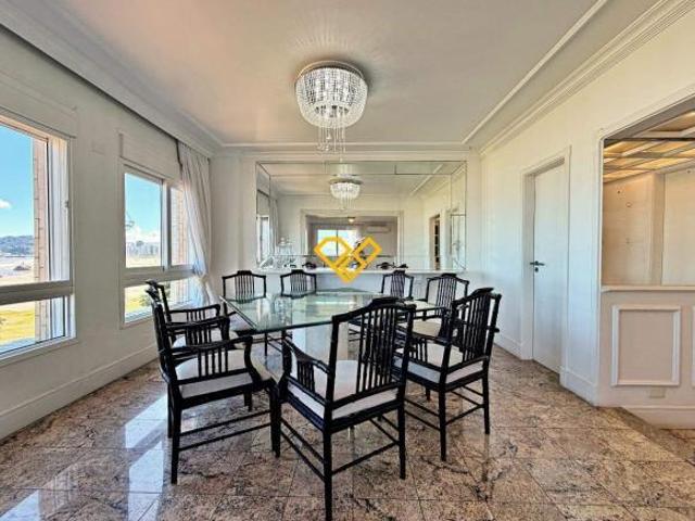Apartamento 4 Quartos à Venda em Santos Sp