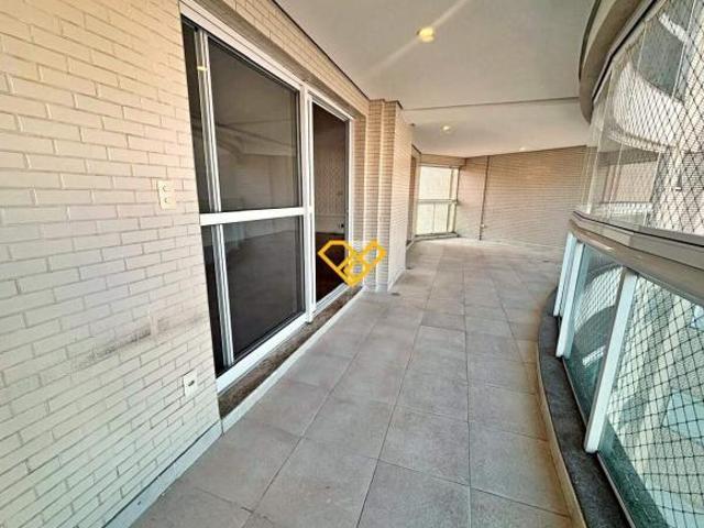 Apartamento 4 Quartos a Venda em Santos Sp