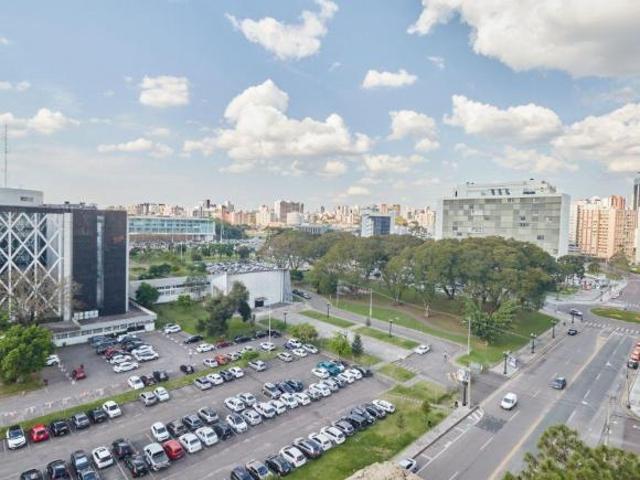 Apartamento 4 quartos, sendo 2 Suíte uma com closet, 2 vagas de 250m úteis no centro cívico