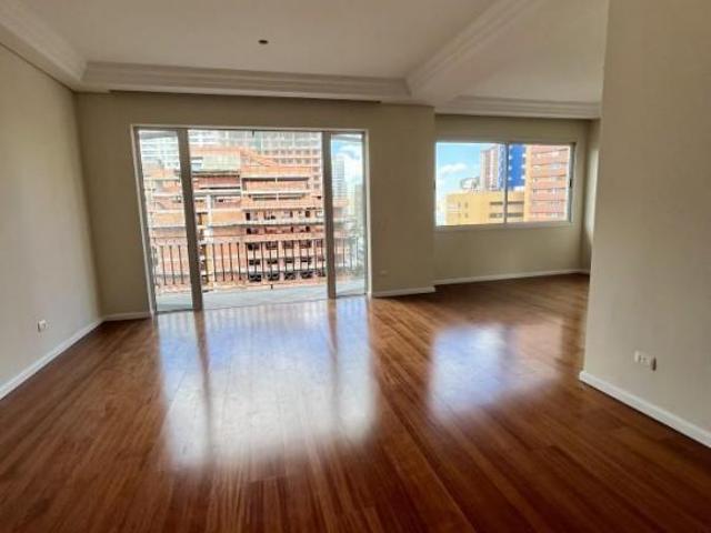 Apartamento 4 Quartos para Venda em Curitiba, Batel, 4 dormitórios, 4 suítes, 5 banheiros, 2 vagas