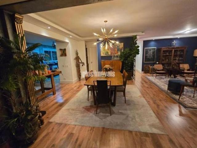 Apartamento 4 Suítes 4 Vagas Deposito no Morumbi!