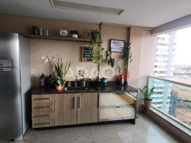 Apartamento 4 suítes 147 m2, semimobiliado, 2 vagas de garagem com varanda vista livre no Jardim Goi