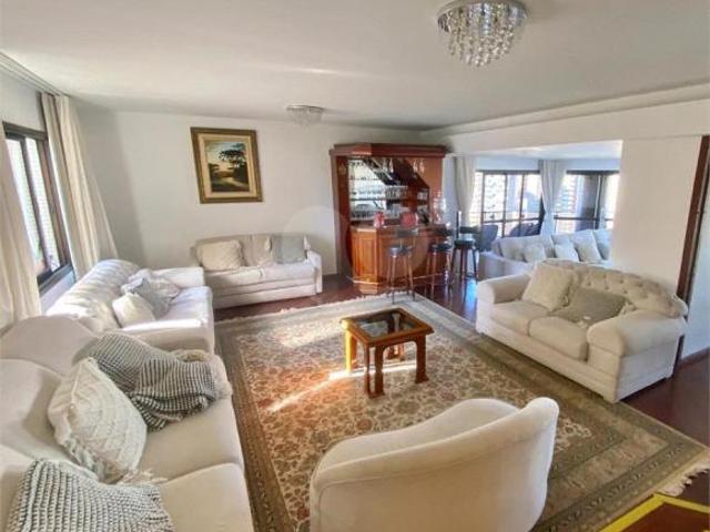 APARTAMENTO | 4 SUÍTES | ÁGUA VERDE | 350M²