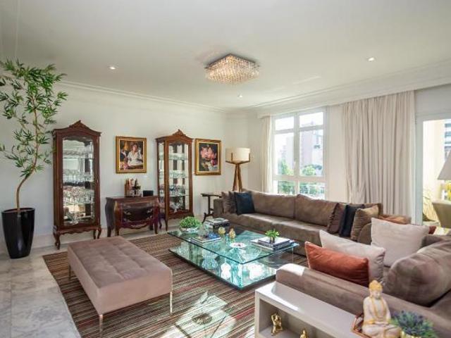 Apartamento 4 Suítes Batel Curitiba