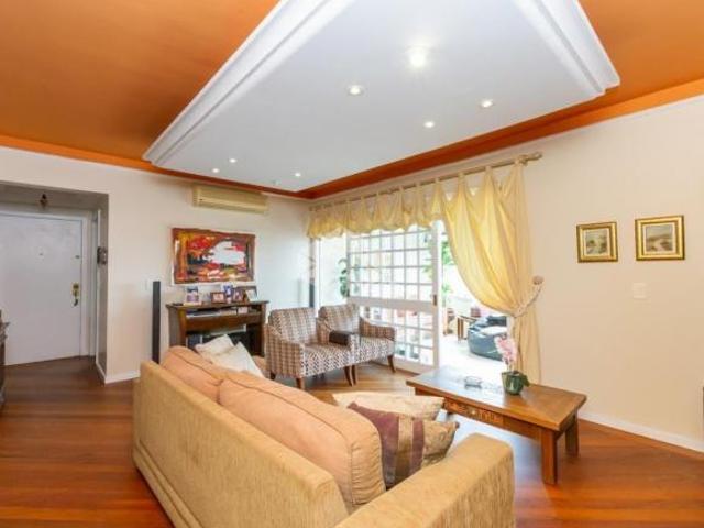 Apartamento 4 suítes com duas vagas e vista para o aeroporto