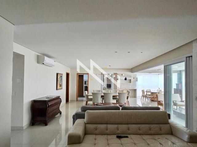 Apartamento 4 Suítes em frente a praça T 23 Setor Bueno