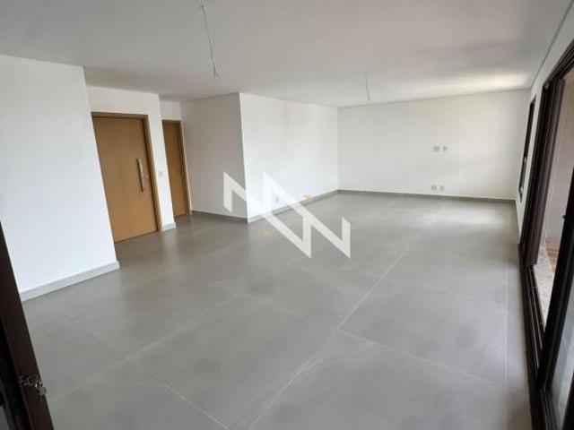Apartamento 4 Suítes Em frente a praça T 23