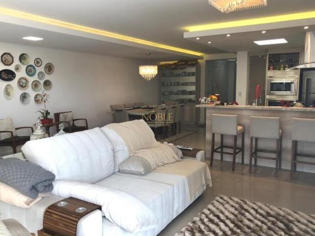 Apartamento 4 suítes na Praia Grande
