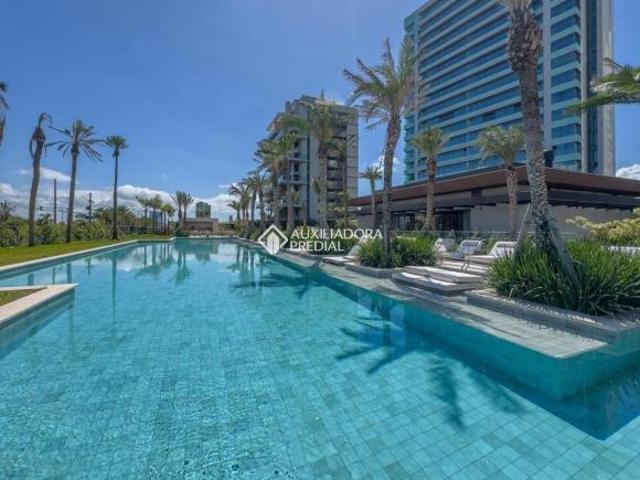 Apartamento 4 suítes no Golden Lake