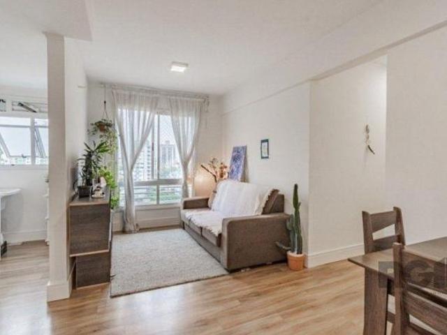 Apartamento 50m² 2 dormitórios e 1 vaga no bairro Partenon