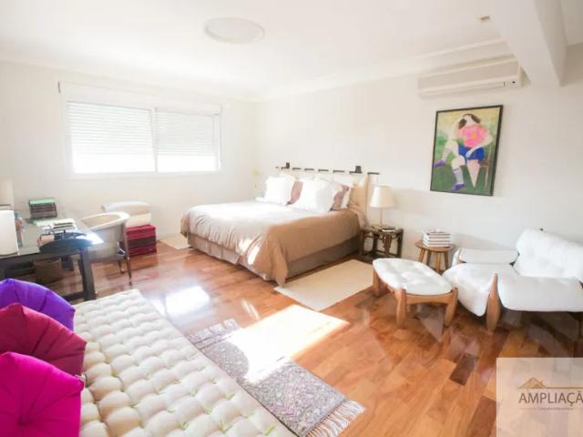 Apartamento 530 mts, com, 6 dormitórios, sendo 4 suítes, 6 vagas em Alto de Pinheiros