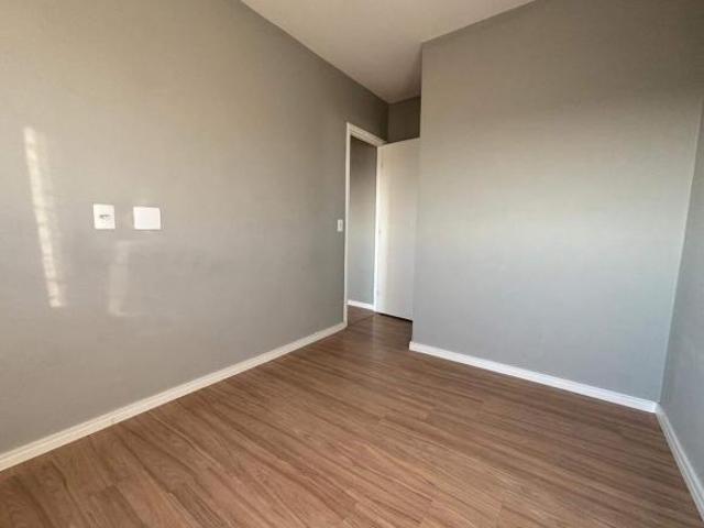 Apartamento 57m ², com 2 quartos sendo 1 suíte, 2 salas com sacada, à venda no Condomínio VIP, local