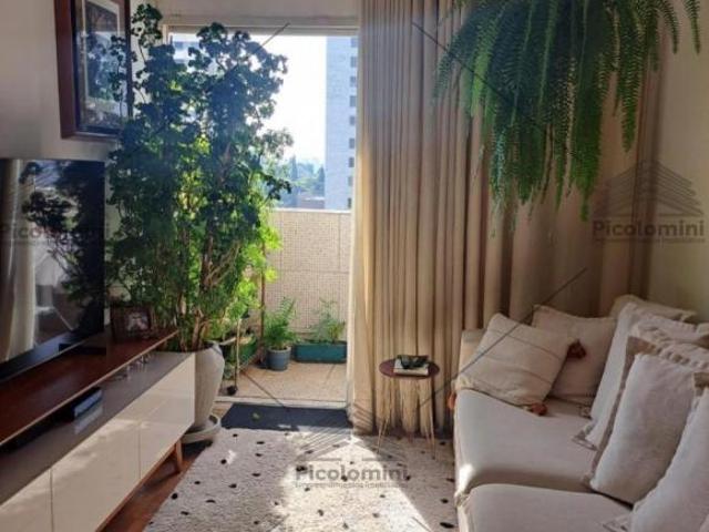 Apartamento 55 M2 a venda na Rua Oscar Freire em Pinheiros, 2 dormitórios, 1 vaga, a 300 metros do M