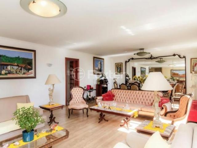 Apartamento, 5 dormitórios, 211 m², em Santana