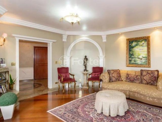 Apartamento, 5 dormitórios, 500 m², em Bosque da Saúde