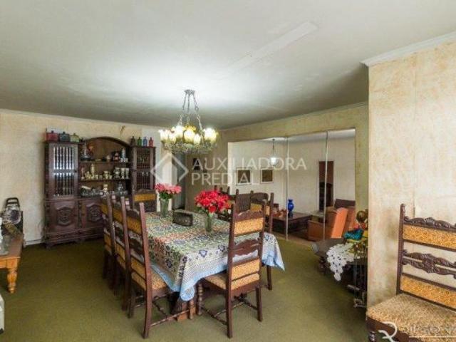 Apartamento 5 quartos, 1 suíte, 5 vagas de garagem, 500m² privativos no bairro Azenha