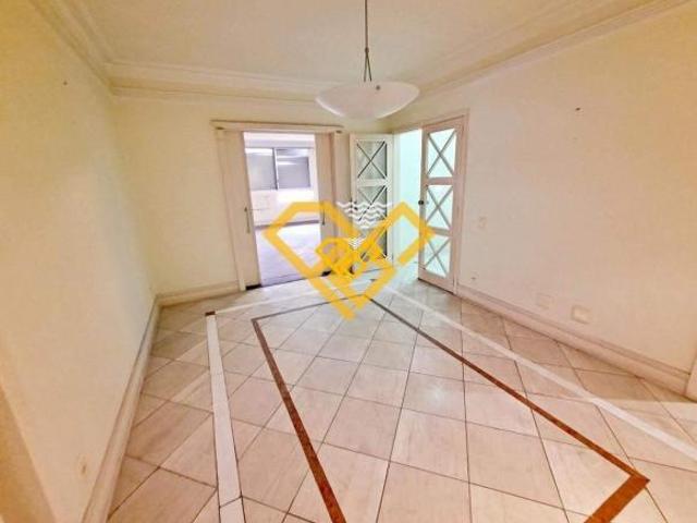 Apartamento 5 Quartos à venda em Santos Sp