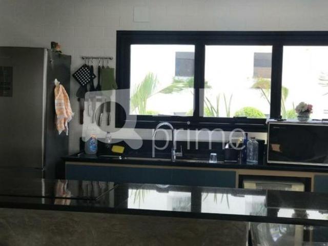 Apartamento 600 m², 05 dormitórios sendo 03 suítes, 04 vagas, lavanderia e dependência de empregada