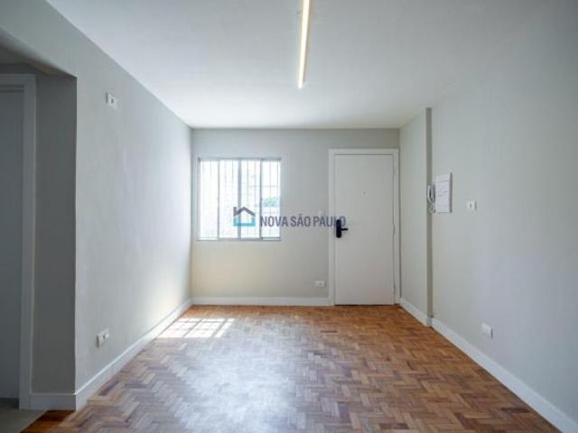 Apartamento 67m, 2 quartos, 1 vaga reformado Jd. Vila Mariana