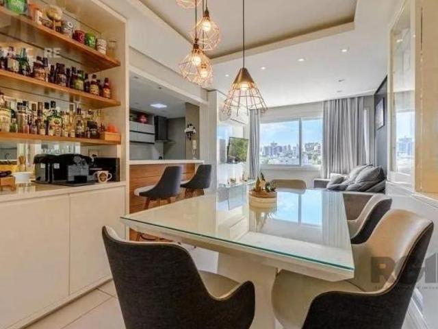 Apartamento 68 m² mobiliado, 2 dormitórios, sendo 1 suíte e 1 vaga