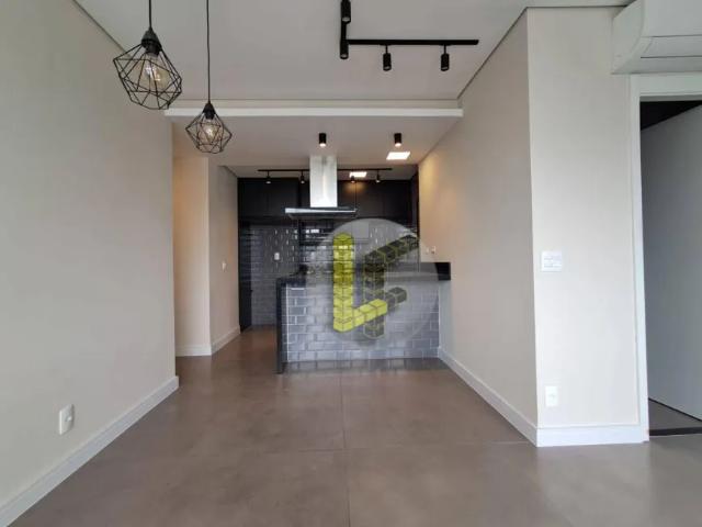 Apartamento 68 m², 3 dormitórios para venda no Bairro Cerâmica