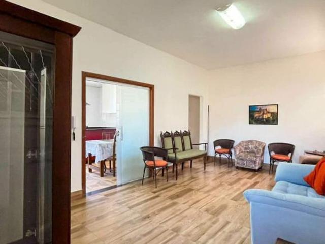 Apartamento, 6 quartos, 1 suite