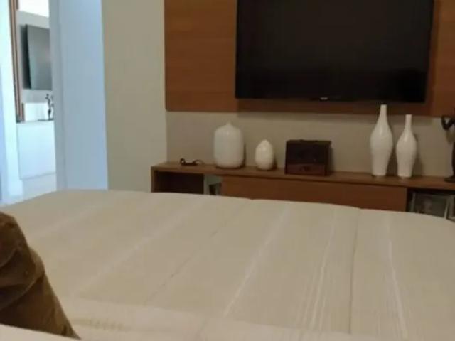 Apartamento 77 m² 2 Quartos 1 Suíte 2 Banheiros 1 Vaga Mobiliado