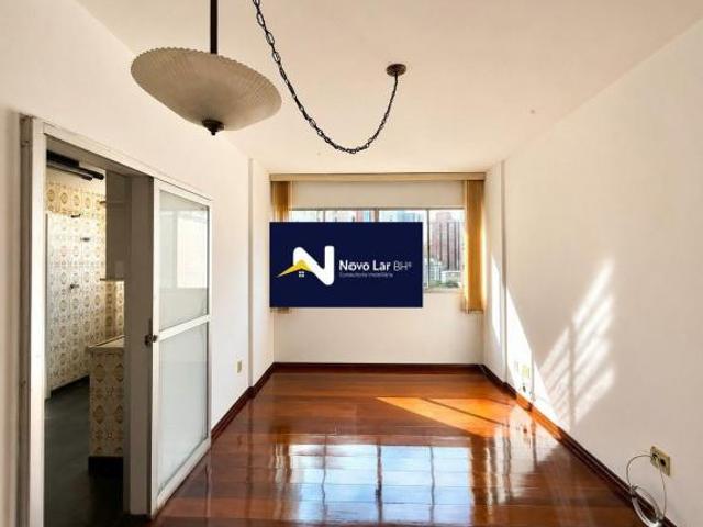 Apartamento 75m², 2 quartos, suíte, 1 vaga na Savassi