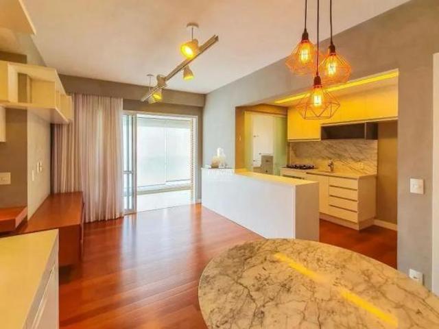 Apartamento 76m² à venda, 2 suítes, 2 vagas Aclimação
