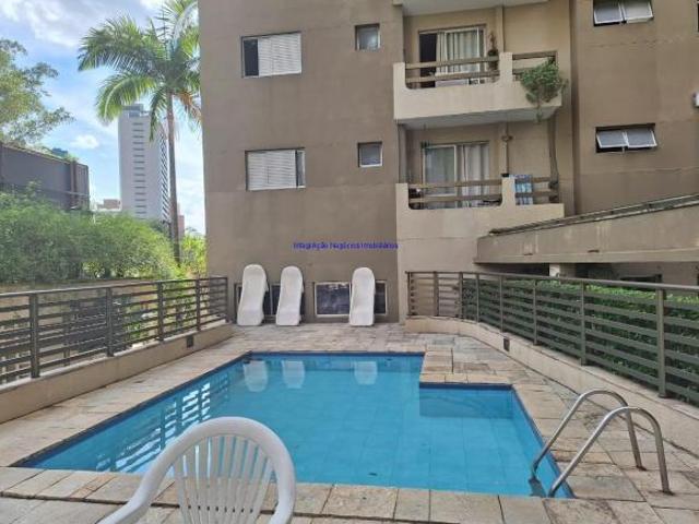 Apartamento 80m², 02 dormitórios, 01 banheiro e 01 vaga de garagem. Condomínio com portaria, segura