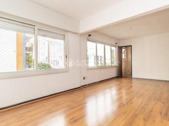 Apartamento 93m² no Moinhos de Vento com 2 dormitórios e 1 vaga