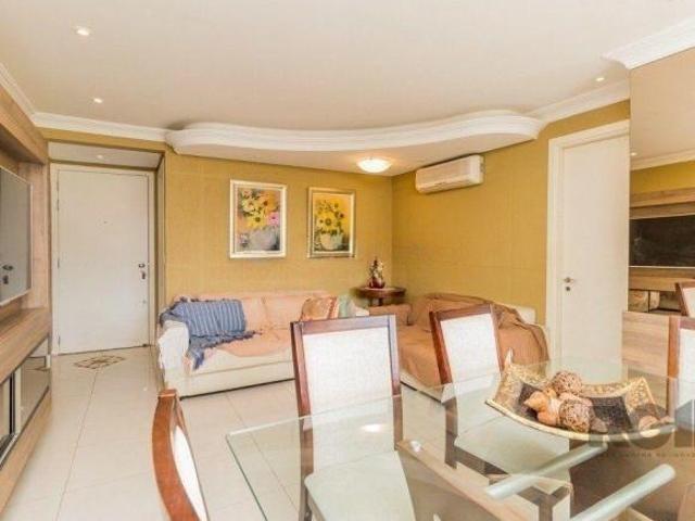 Apartamento 95m² semi mobiliado, 3 dormitórios, 1 suíte e 2 vagas no bairro Passo da Areia