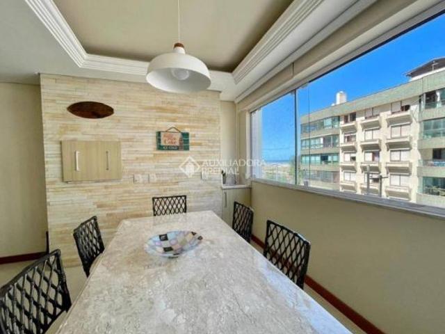 Apartamento 03 dorm. Mobiliado com Vista para o Mar e Praça Luiz Bassani!